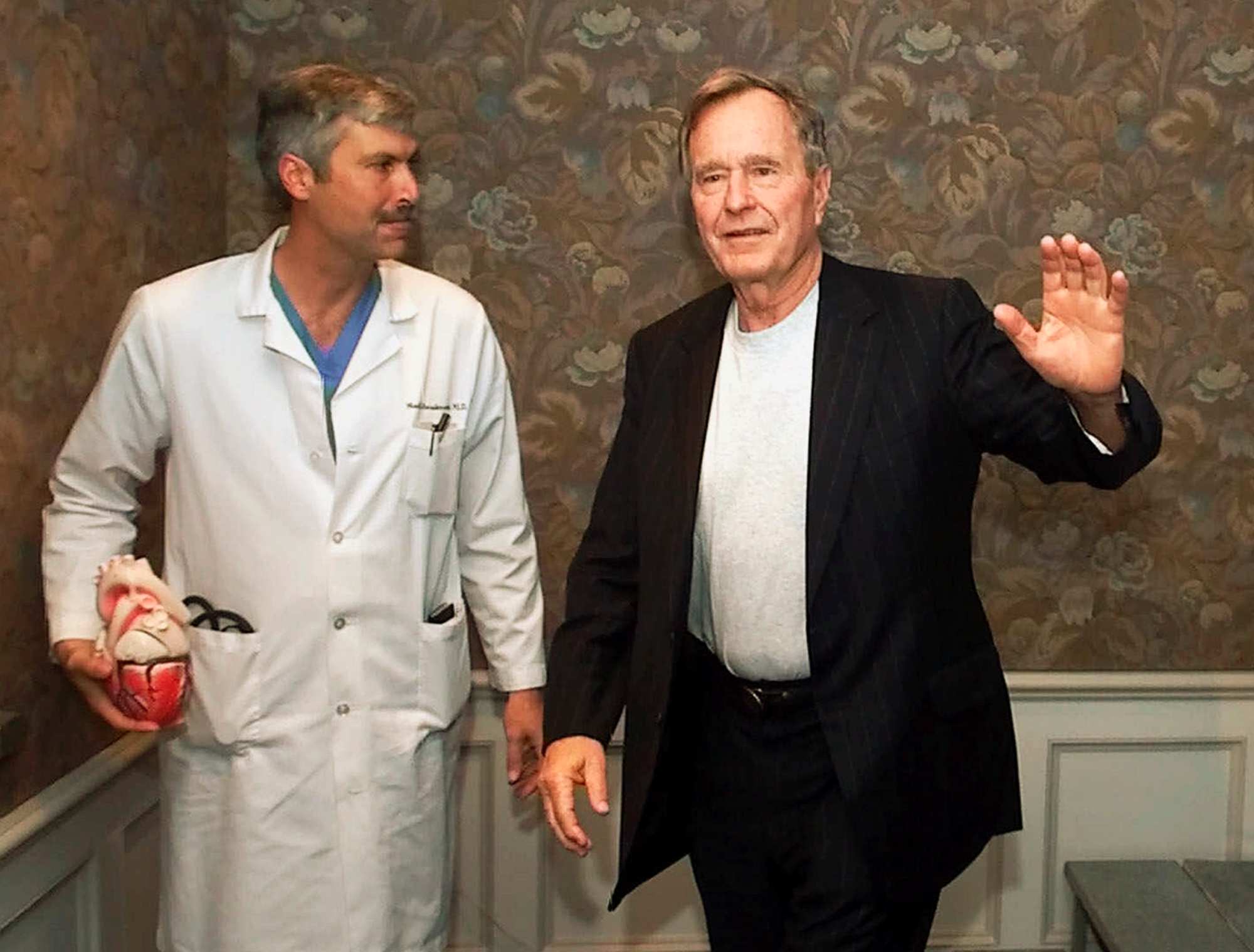 George HW Bush's former doctor shot dead while cycling in Houston - ABC ...
