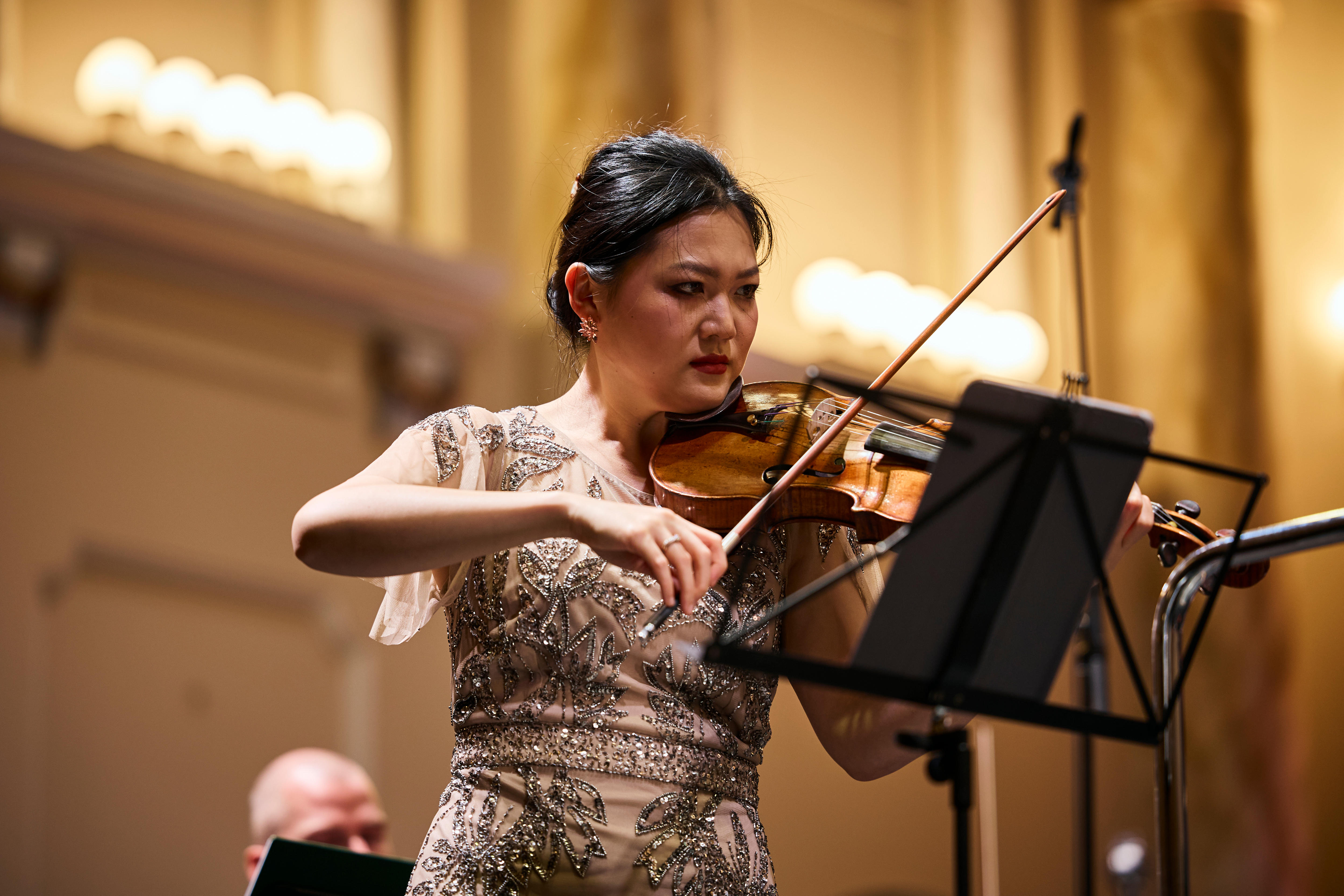 Emily Sun performs Elena Kats-Chernin with the Adelaide Symphony ...