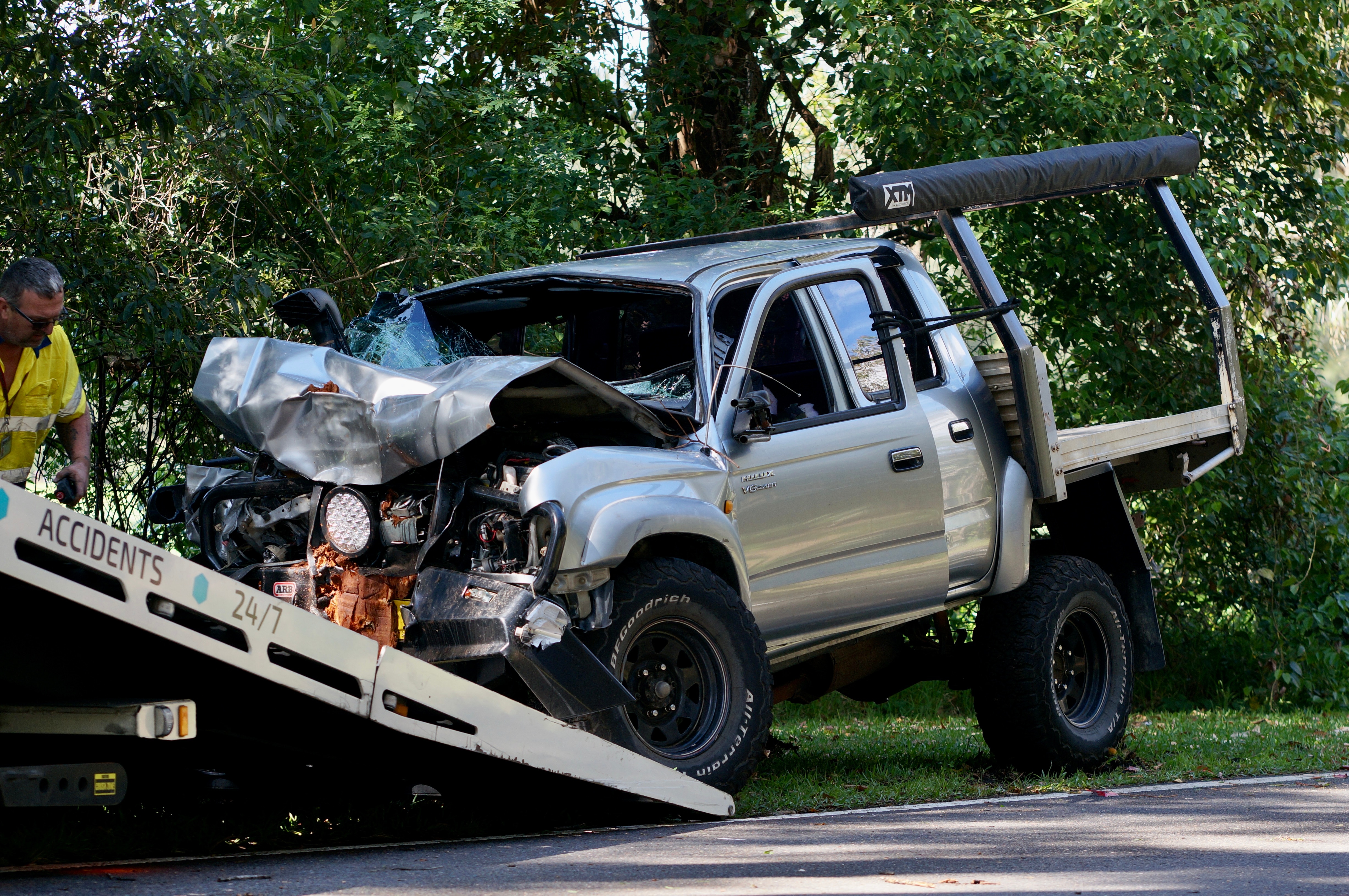 Teenager dies, five others injured after ute crashes into tree in ...