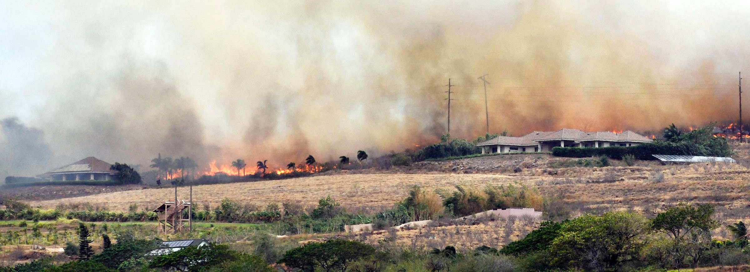 Hurricane Lane: Hawaii residents flee both flood and flames as storm ...