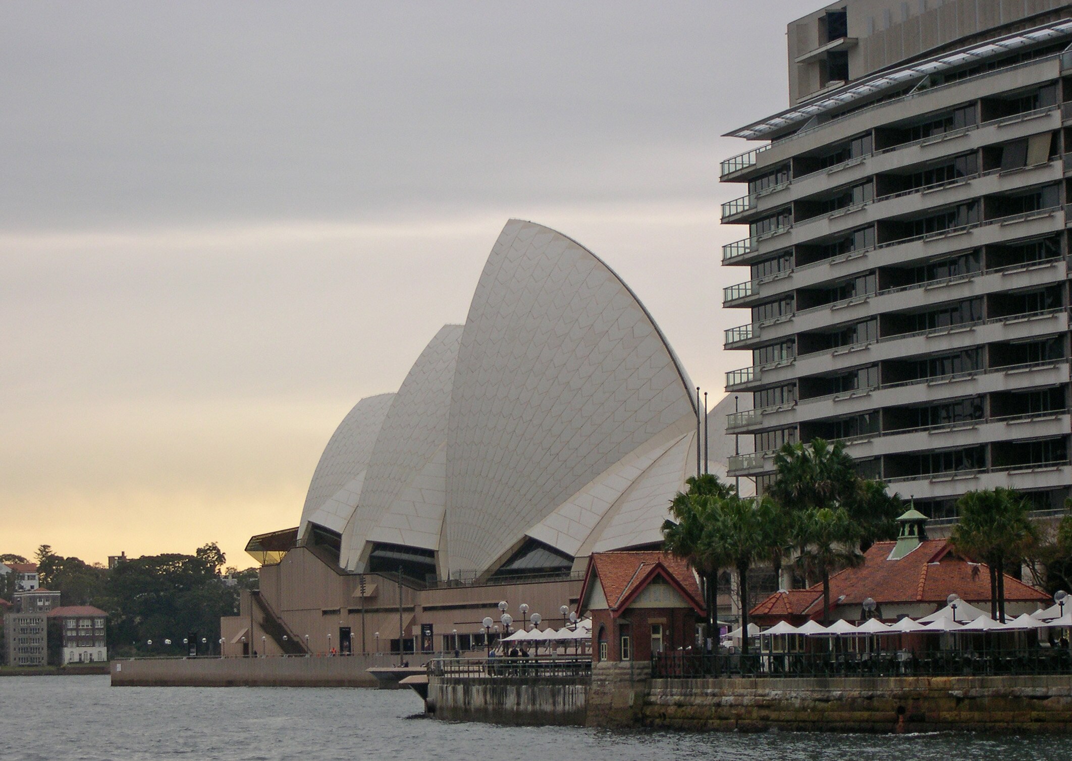 Apartment prices fell 20pc back in 2004, could history repeat? - ABC News