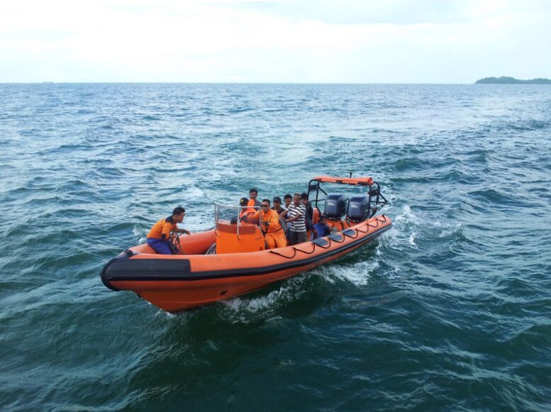 Aussie man and French woman to be rescued after being stranded on ...