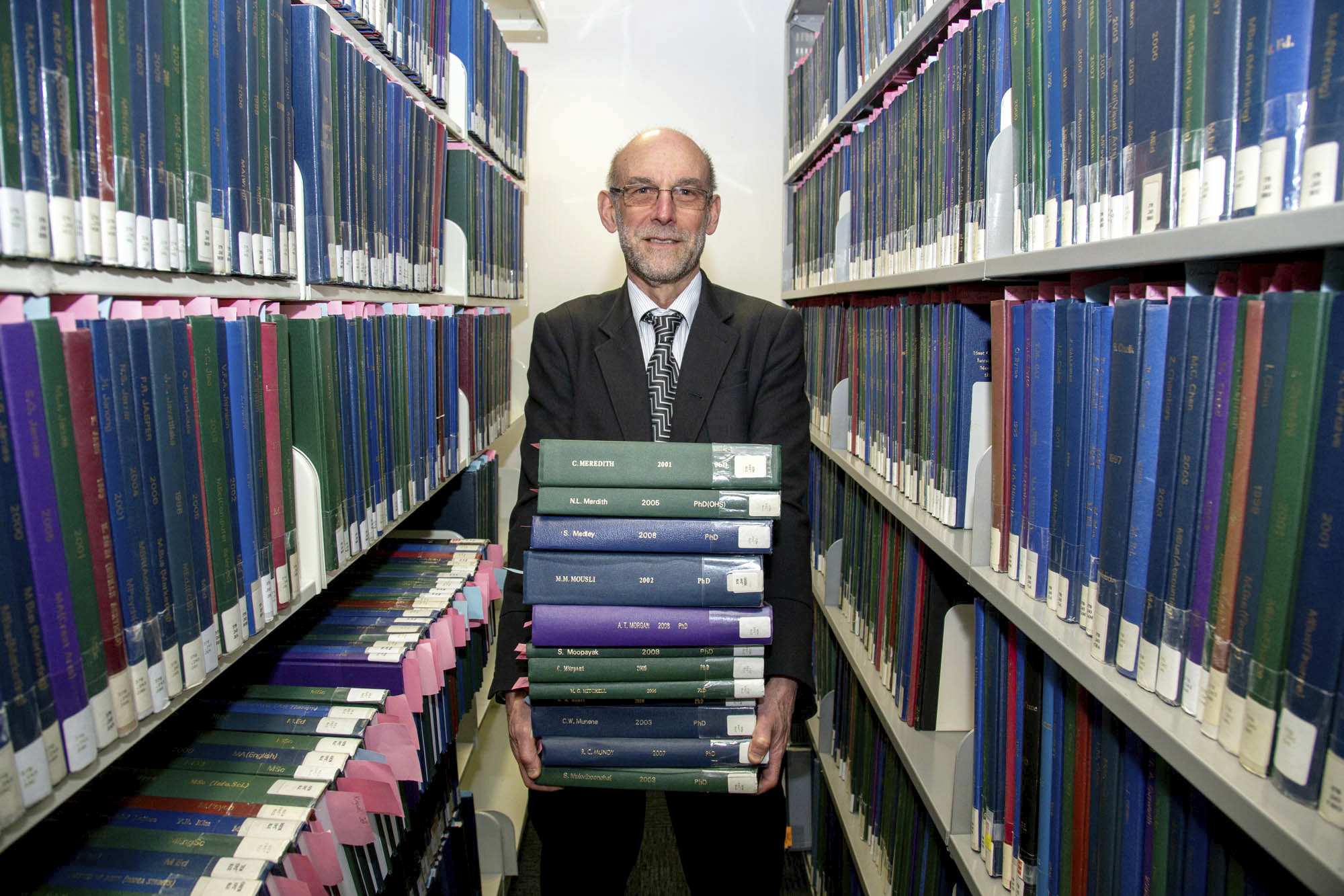 University wants to return over 2700 theses to their original owners ...