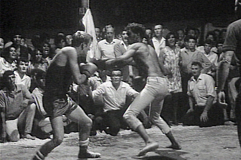 Arnold Bell and his life as a travelling showman - ABC News