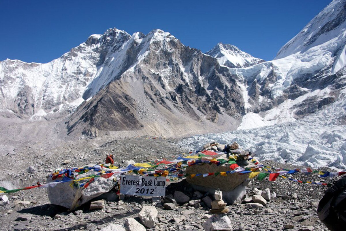 Sherpa scales Mount Everest for 31st time, beating non-Sherpa record by ...