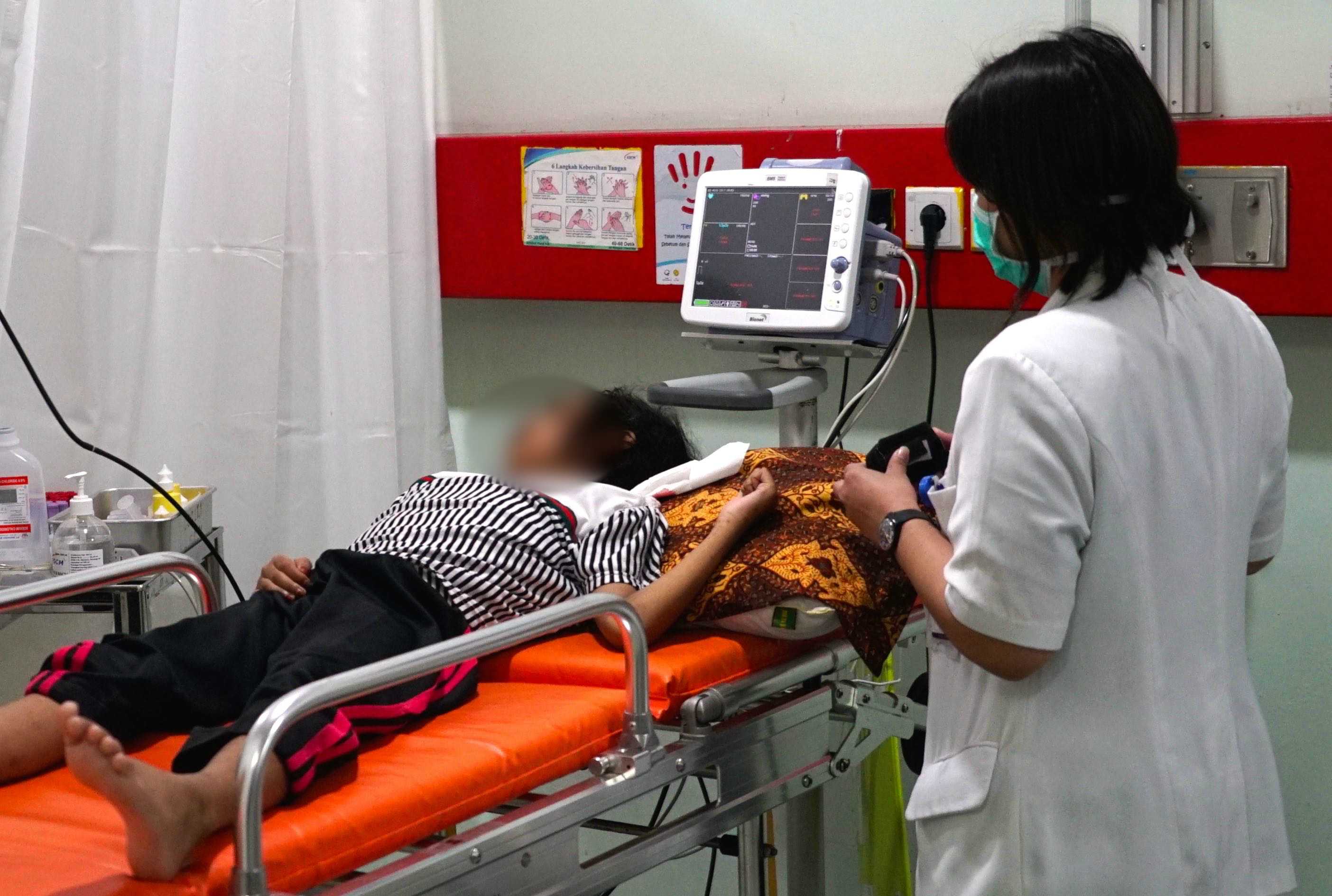 Inside an Indonesian hospital 'red zone' strained medical staff fight ...