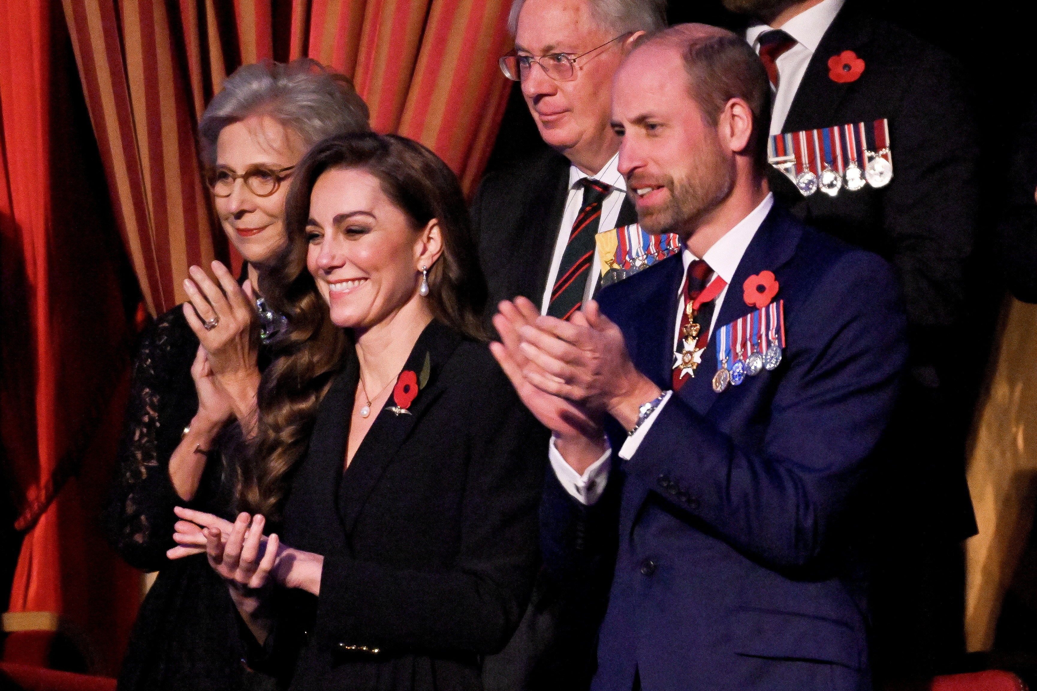 Princess Kate joins royal family at Remembrance event as Queen Camilla ...
