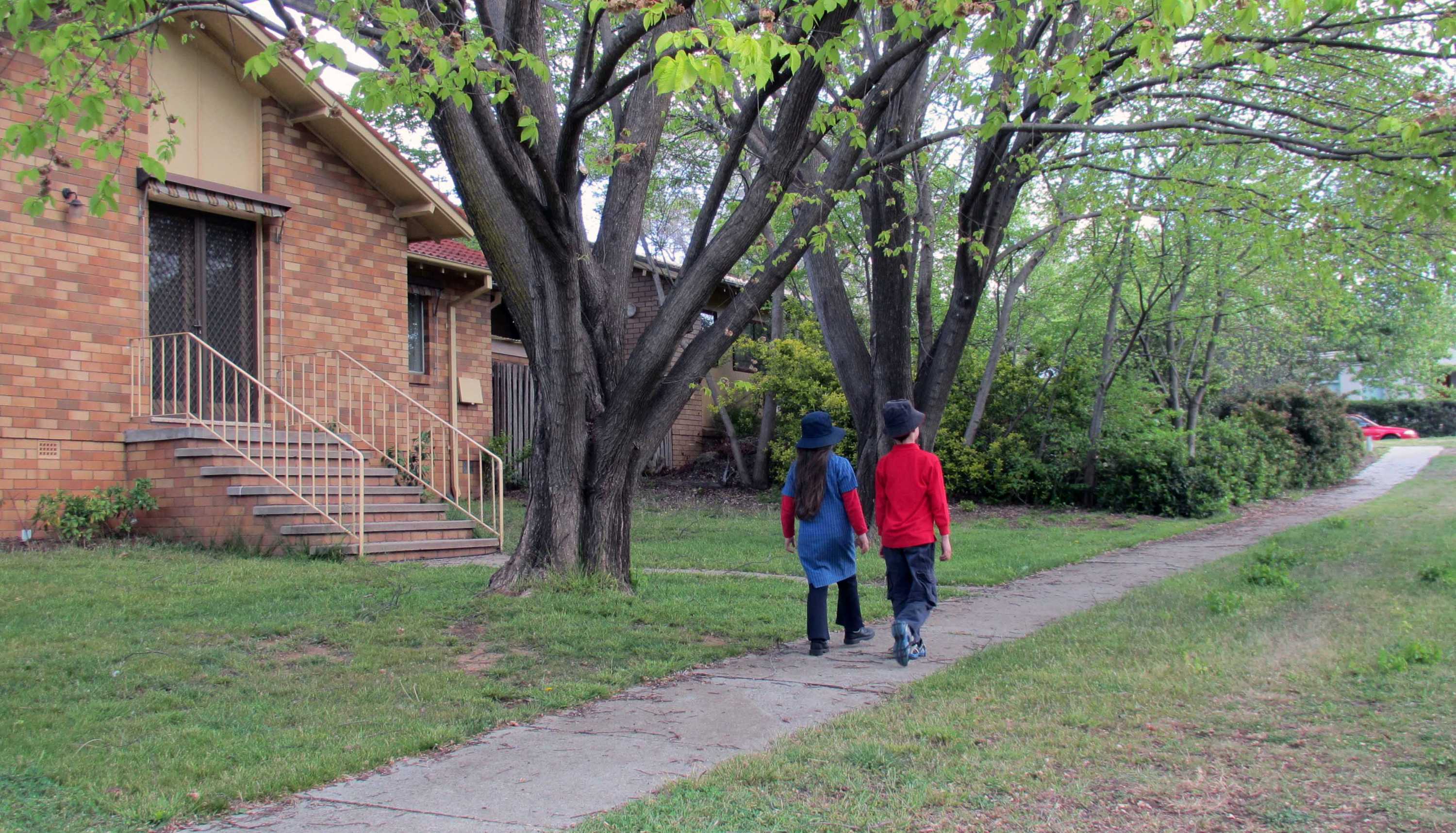 Experimental Radburn town planning disappearing from Canberra - ABC News