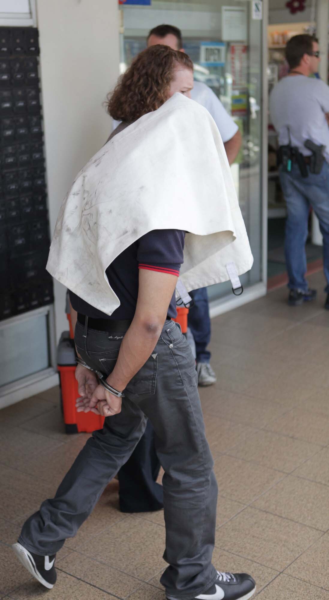 Post office linked to Sydney gun import ring - ABC News