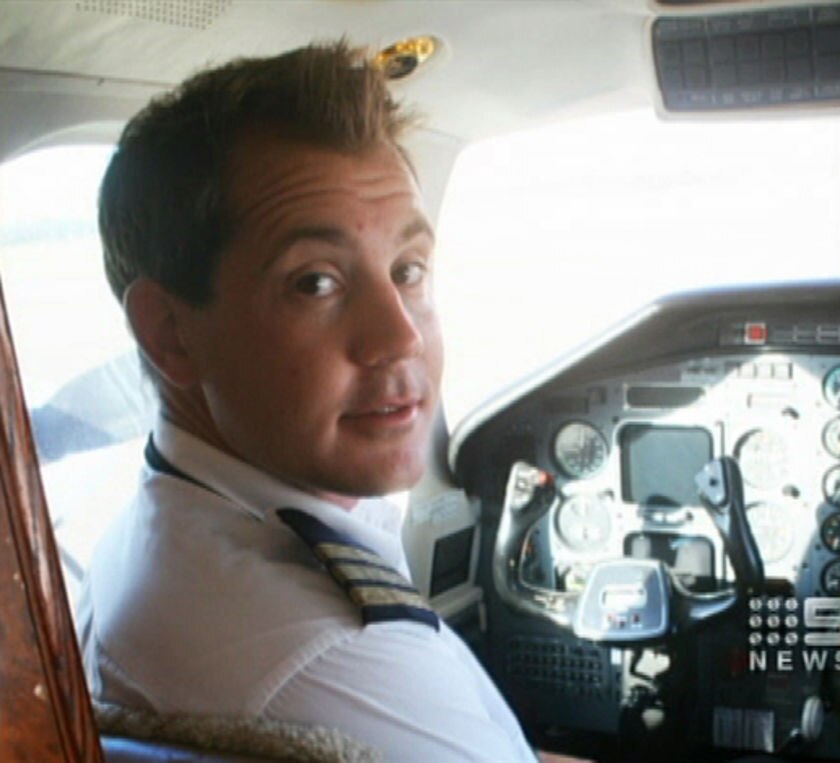 Doomed plane heard struggling before crash - ABC News