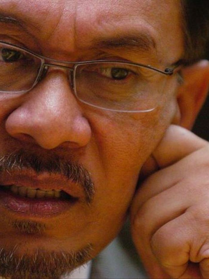 Anwar Ibrahim prepares for possible return to jail - ABC listen