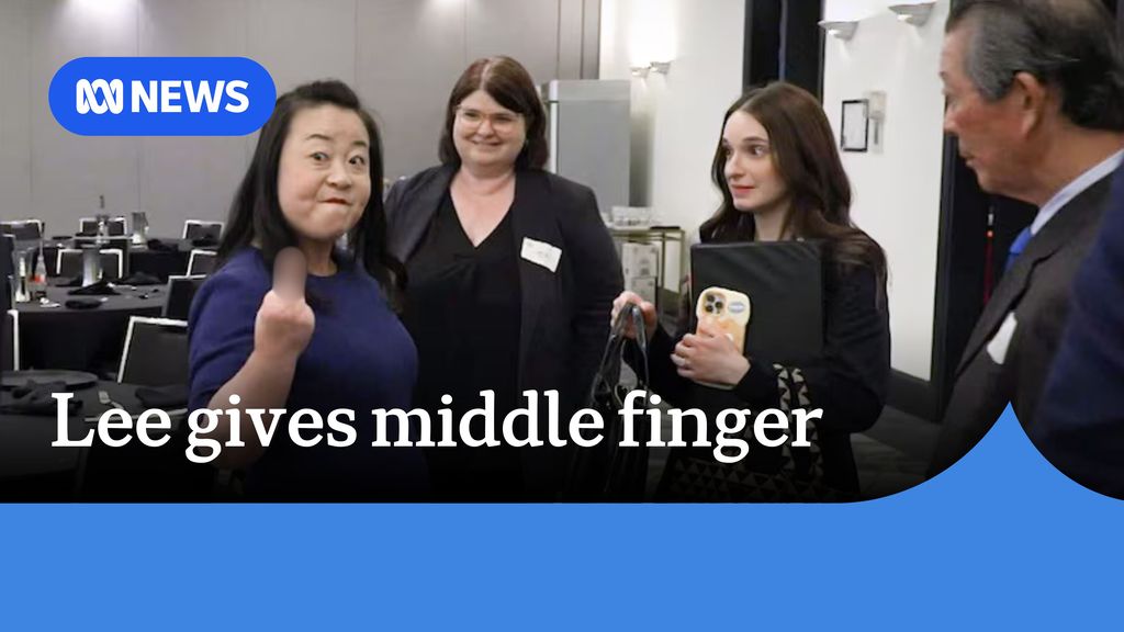 ACT Opposition leader gives middle finger to journalists - ABC News