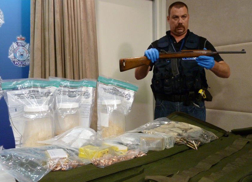 Police seize drugs and assault rifle - ABC News