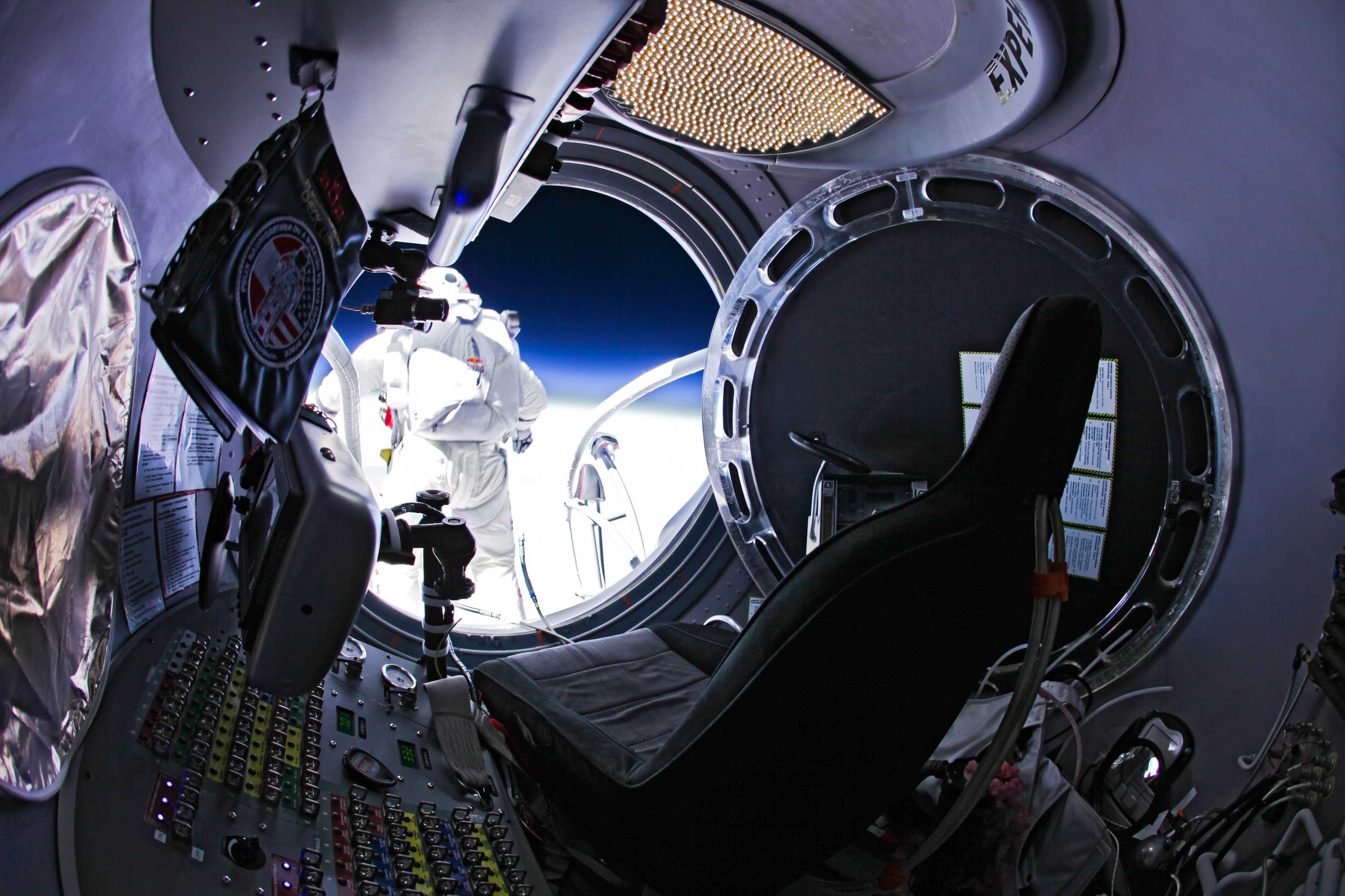 Daredevil jumps from edge of space - ABC News