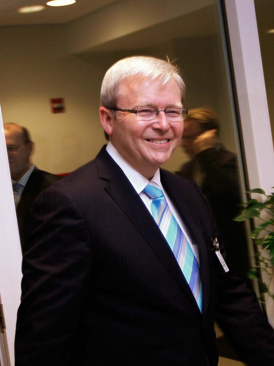 Rudd maintains 'positive' relationship with Gillard - ABC News