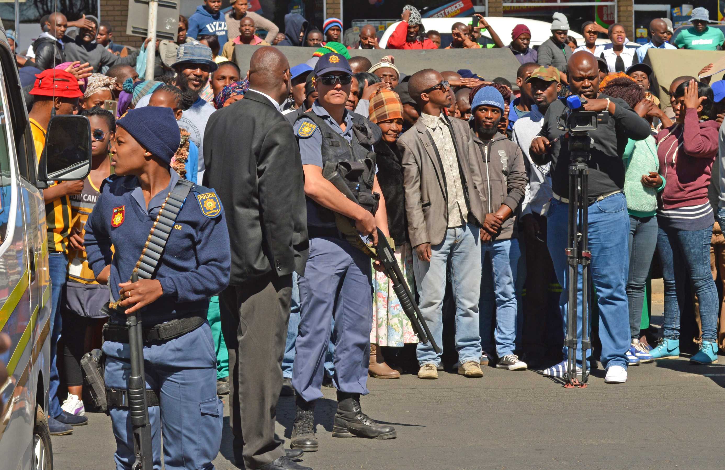 Cannibal 'tired of eating human flesh' turns himself in to South ...