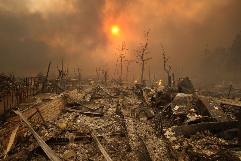 LA fears blackouts as bushfires rage - ABC News