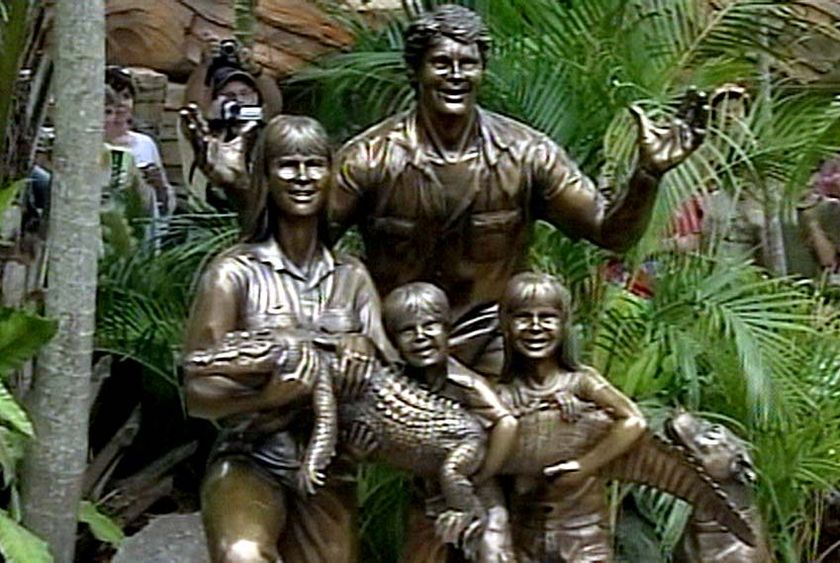 Irwin family statue unveiled at Australia Zoo - ABC News