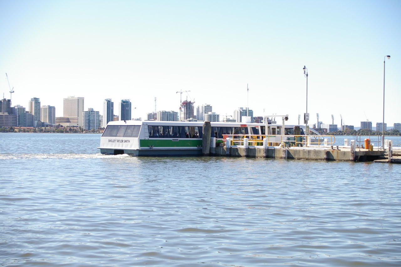 Oxygen pumped into the Swan River - ABC News