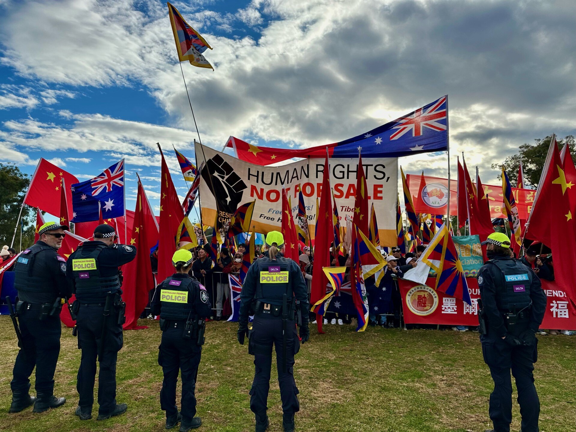 Robert Irwin battles with One Nation over video - ABC listen