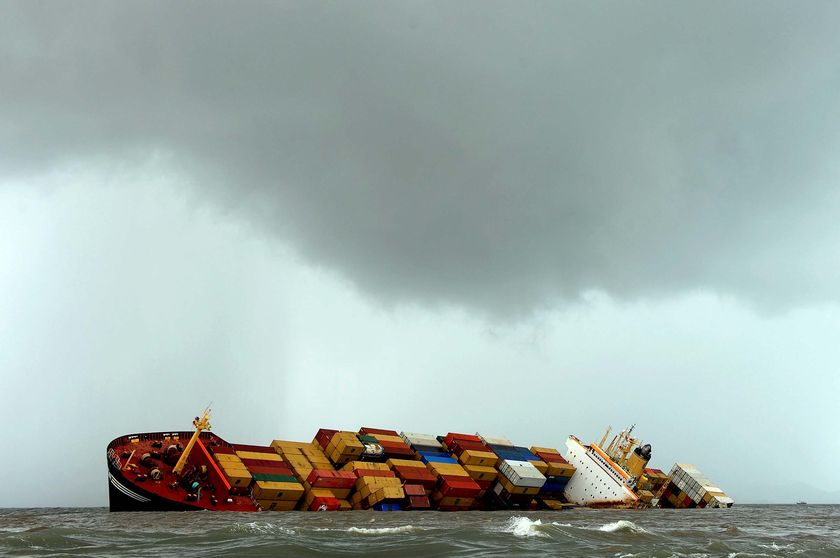 Oil spill fears as ships collide off Mumbai - ABC News