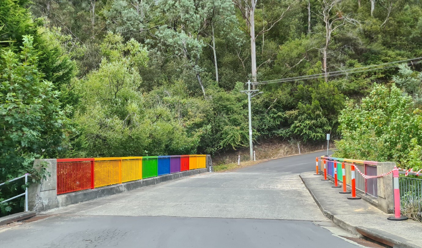 Dynnyrne's rainbow bridge revitalised as an 'enduring symbol' of love ...