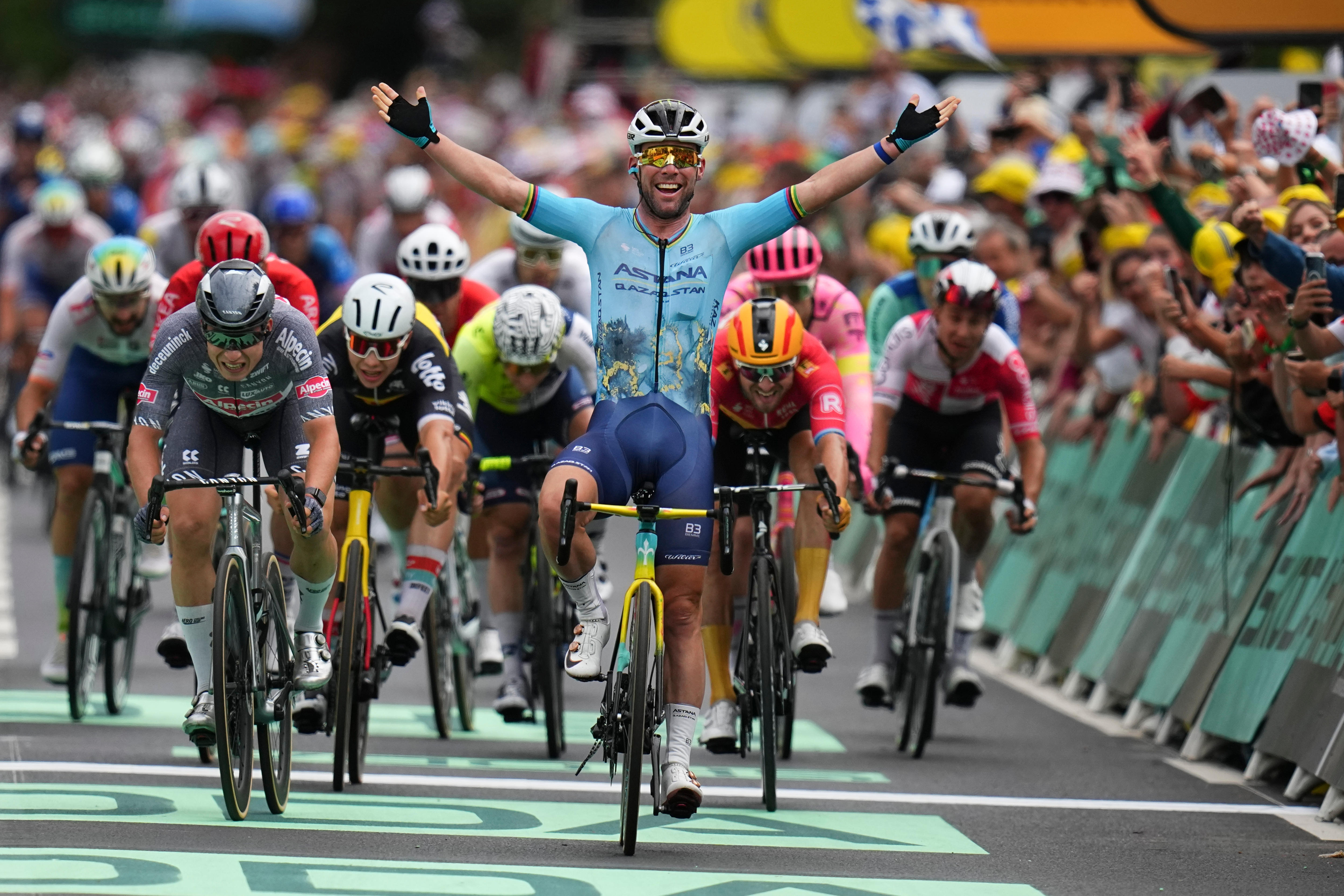 Cavendish eyes more stage wins after making Tour de France history – Robert