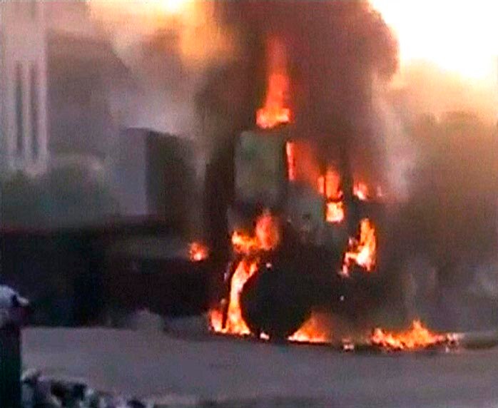 Dozens killed as Syrian tanks storm Hama - ABC News