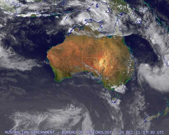 Darwin on alert as cyclone develops offshore - ABC News