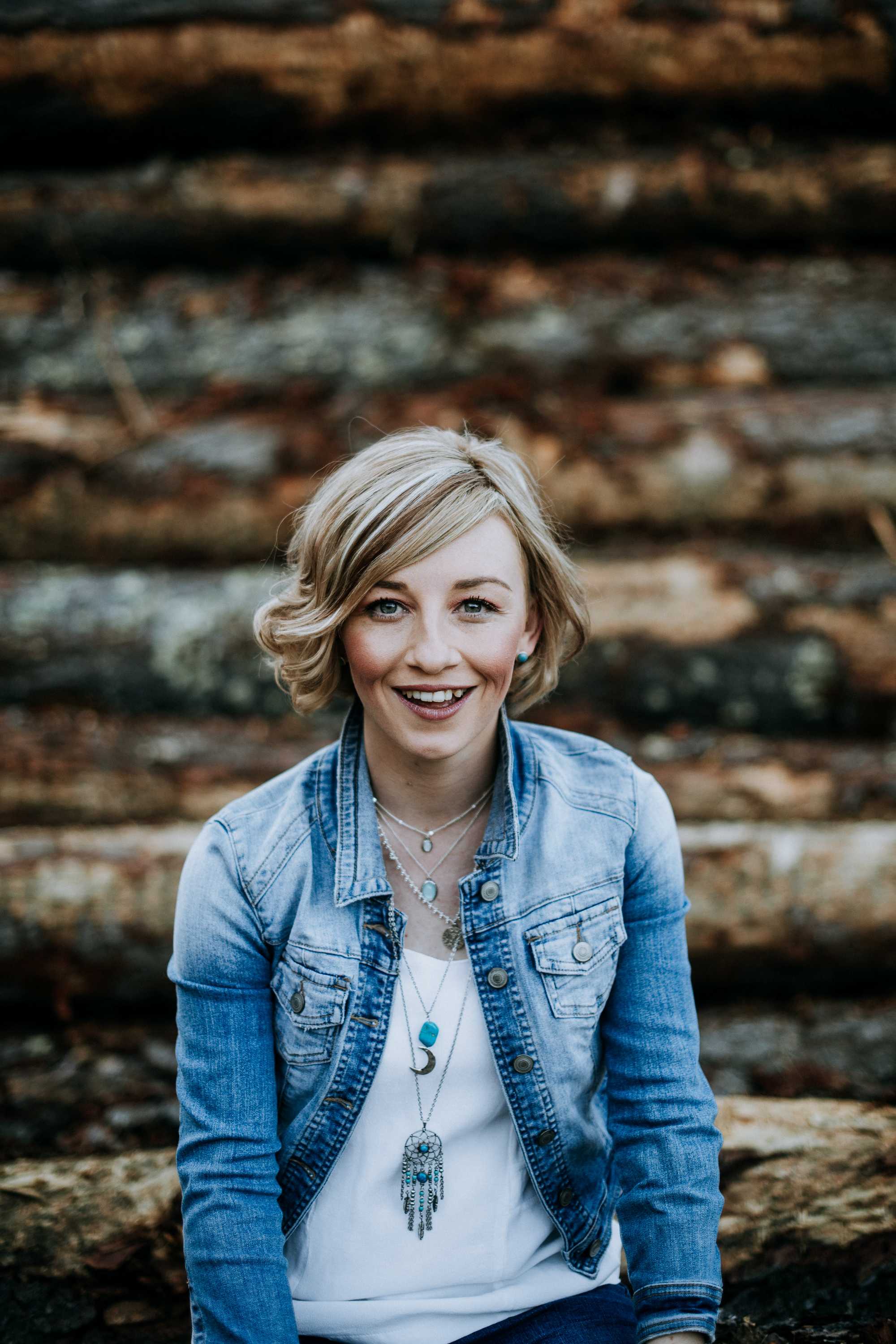 This week Anna Moulder catches up with Ashleigh Dallas and Foo Fighters ...