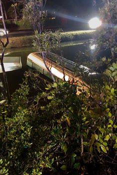 Drowning driver pulled from croc-inhabited creek as tourist bus sinks ...