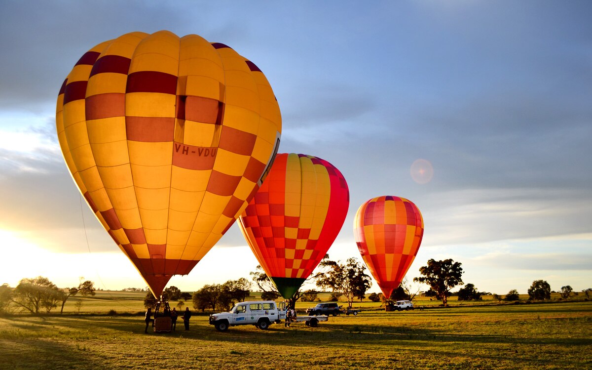 Hot competition at the National Ballooning Championships in Western ...