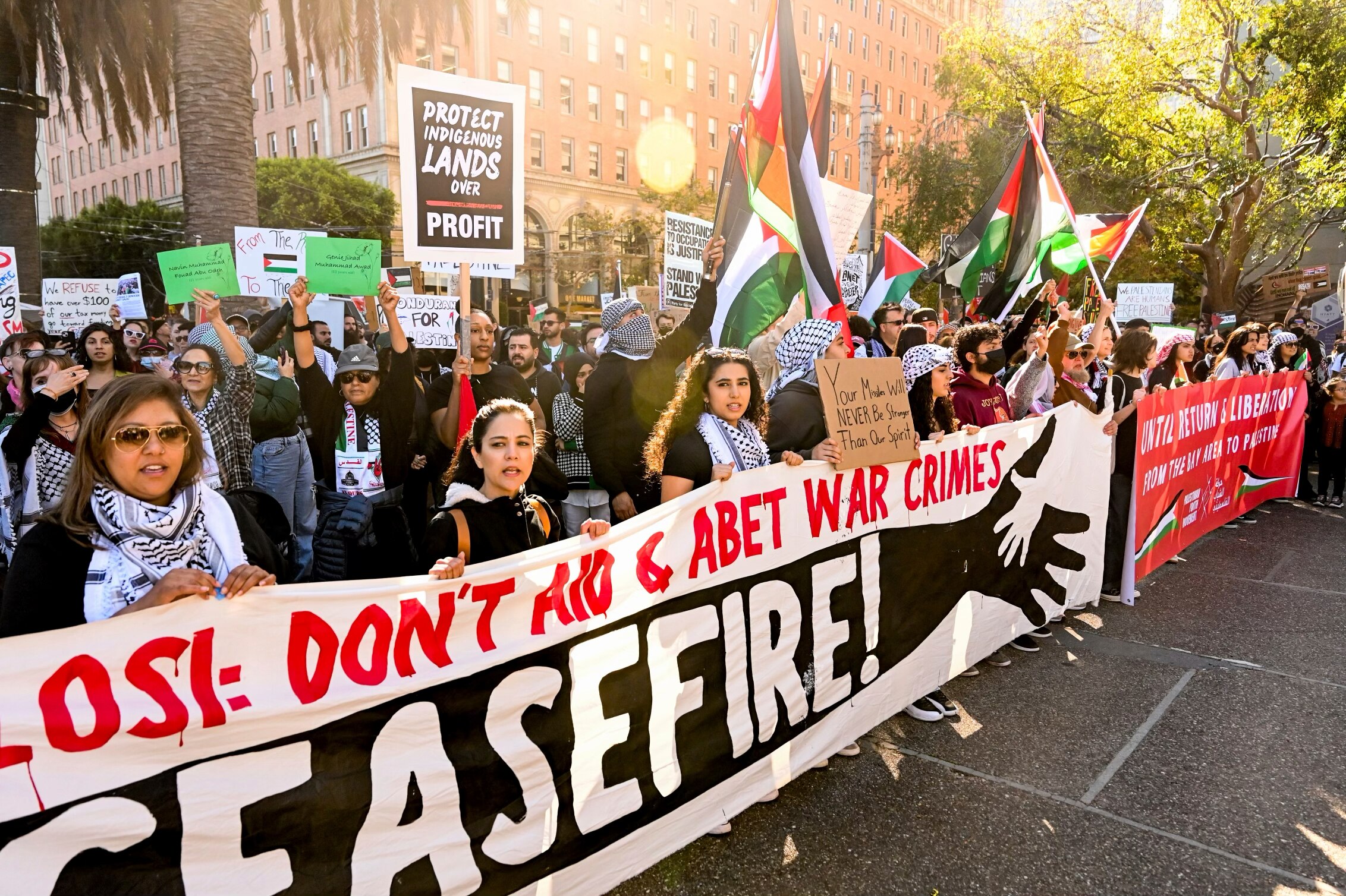 亚太经合组织APEC峰会习近平与拜登“习拜会”成焦点 民运和抗议人士云集旧金山 - ABC News