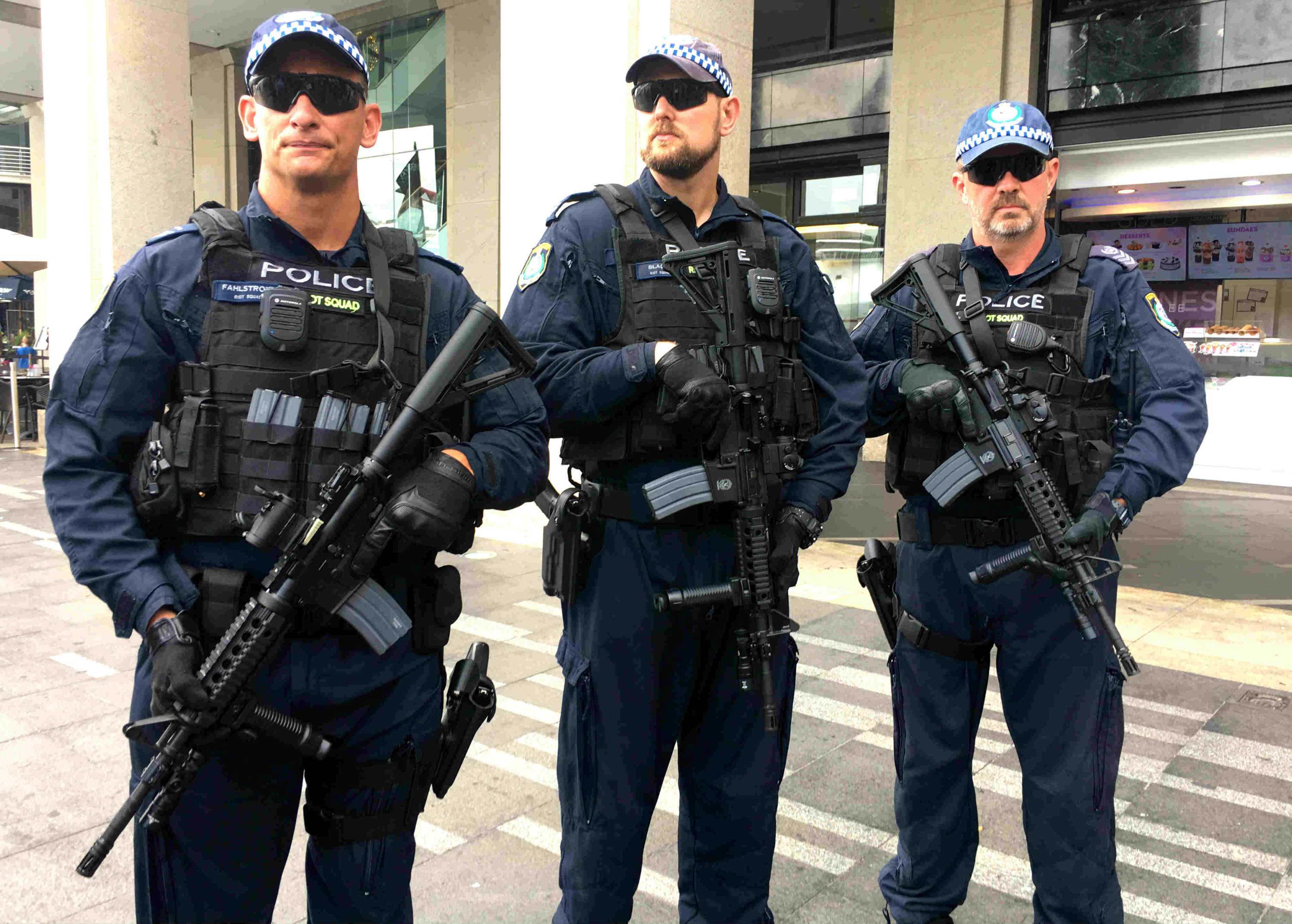 NSW Police squad issued with Colt M4 Carbine rifles to protect NYE ...