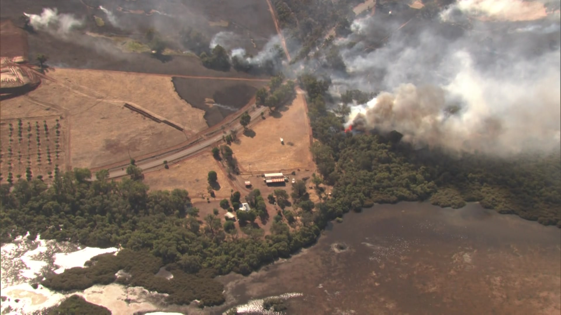 Threat level downgraded for bushfire in Chittering, in Perth's north ...