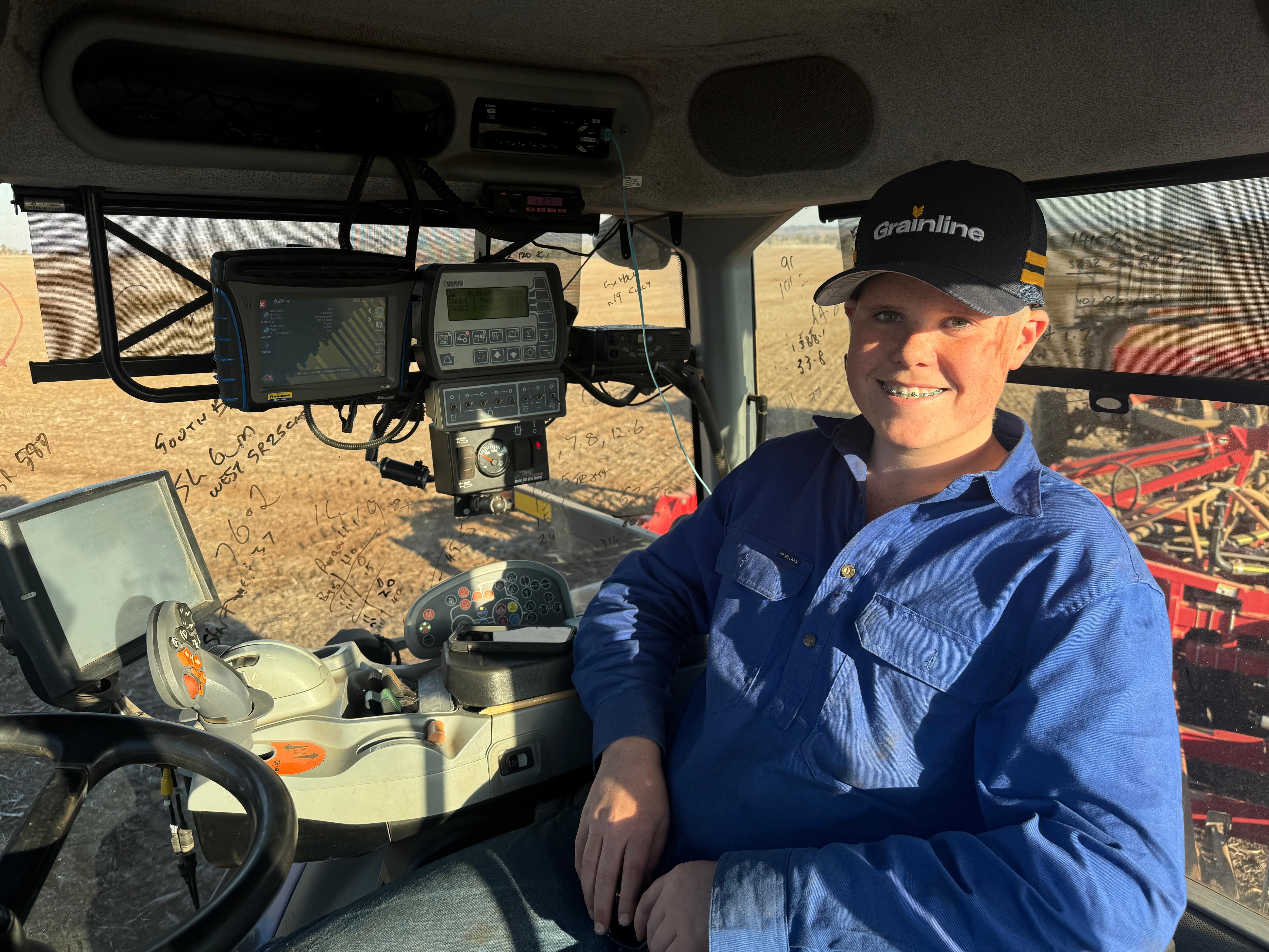 Teens help keep their Riverina family farm running - ABC News