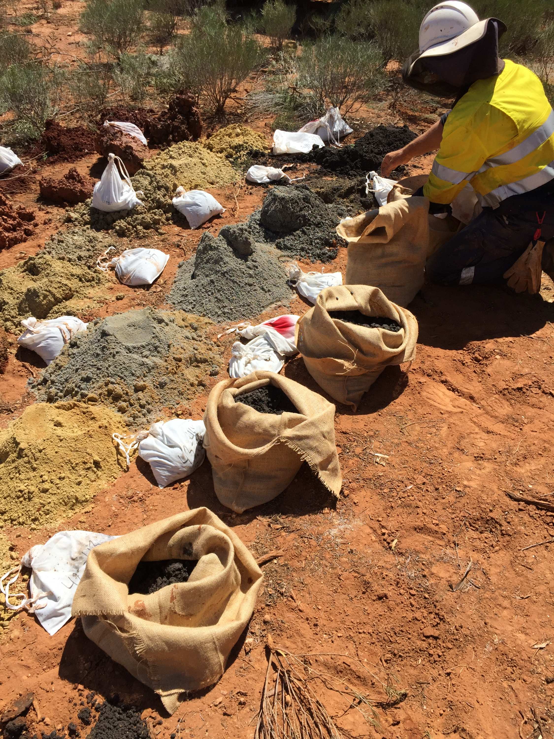 Mining company Lefroy Exploration trials hessian and paper bags for ...