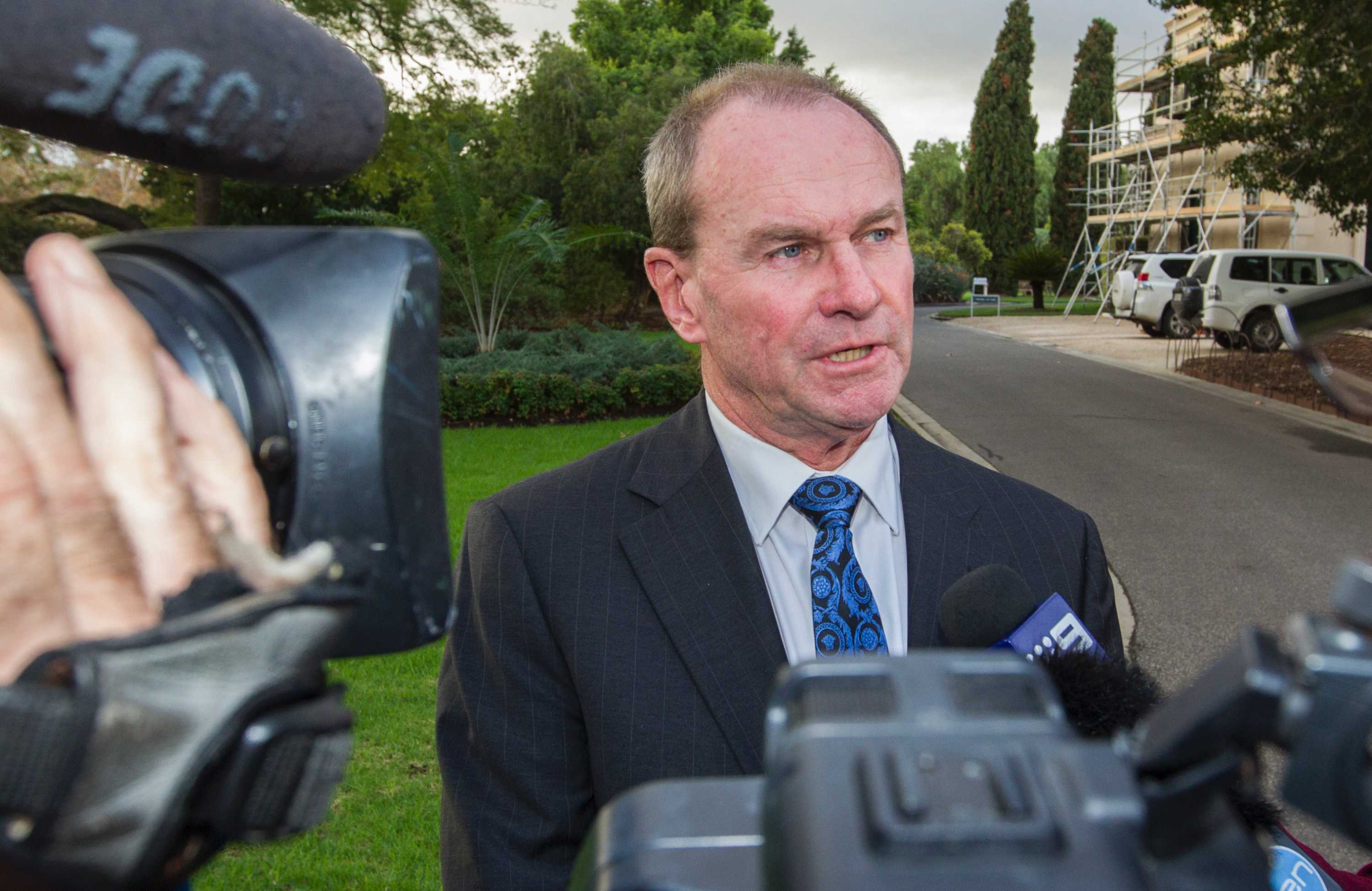 Ministers Christopher Pyne, Jamie Briggs give strong indication of ...