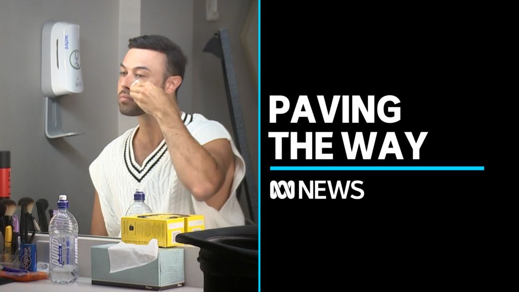 Indigenous artist takes lead role in Moulin Rouge! The Musical - ABC News