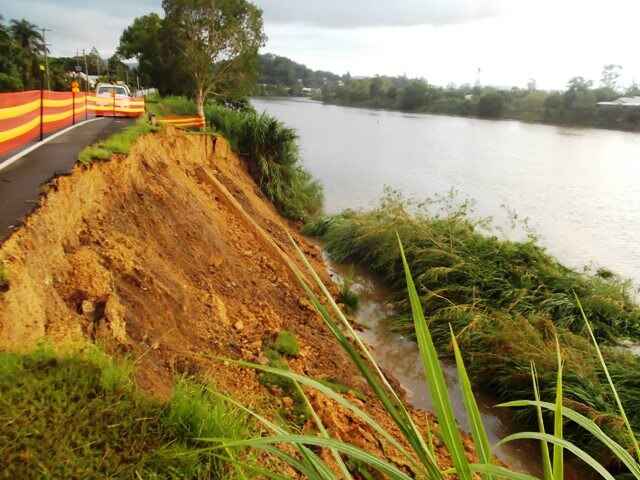 Flood danger rises after river bank collapses - ABC News