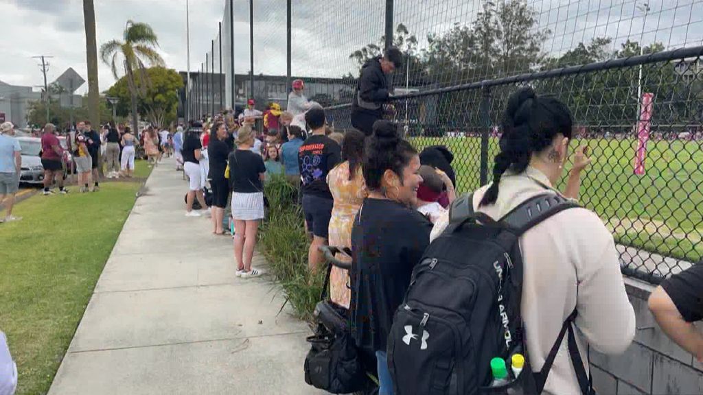 Fans came out in force at the Broncos’ training session on Friday - ABC ...