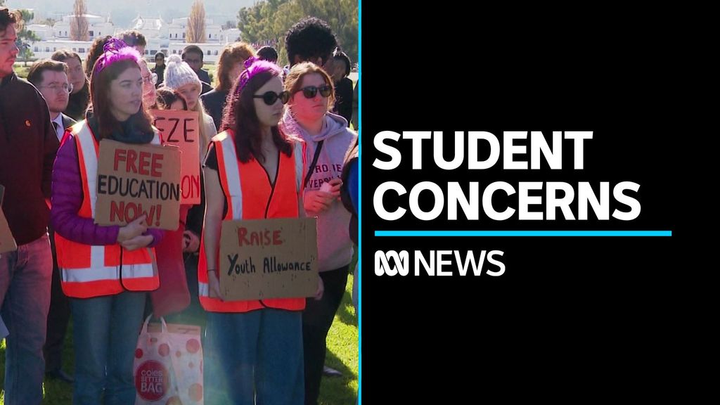 Students protest outside Parliament House ahead of Federal Budget - ABC ...