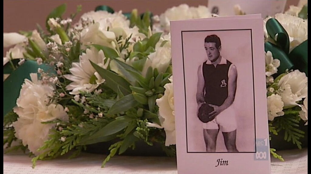 Funeral held for football legend - ABC News