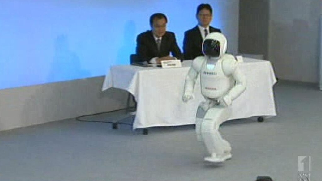 Japanese robot showcases skills - ABC News