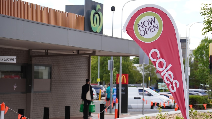 ACCC interim report finds grocers are losing customer trust - ABC News ACCC interim report finds grocers are losing customer trust - ABC News