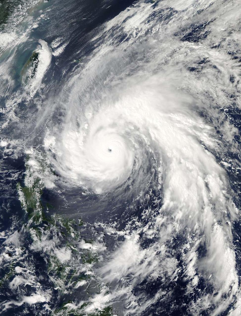 Palau, Philippines brace for Typhoon Bopha - ABC News