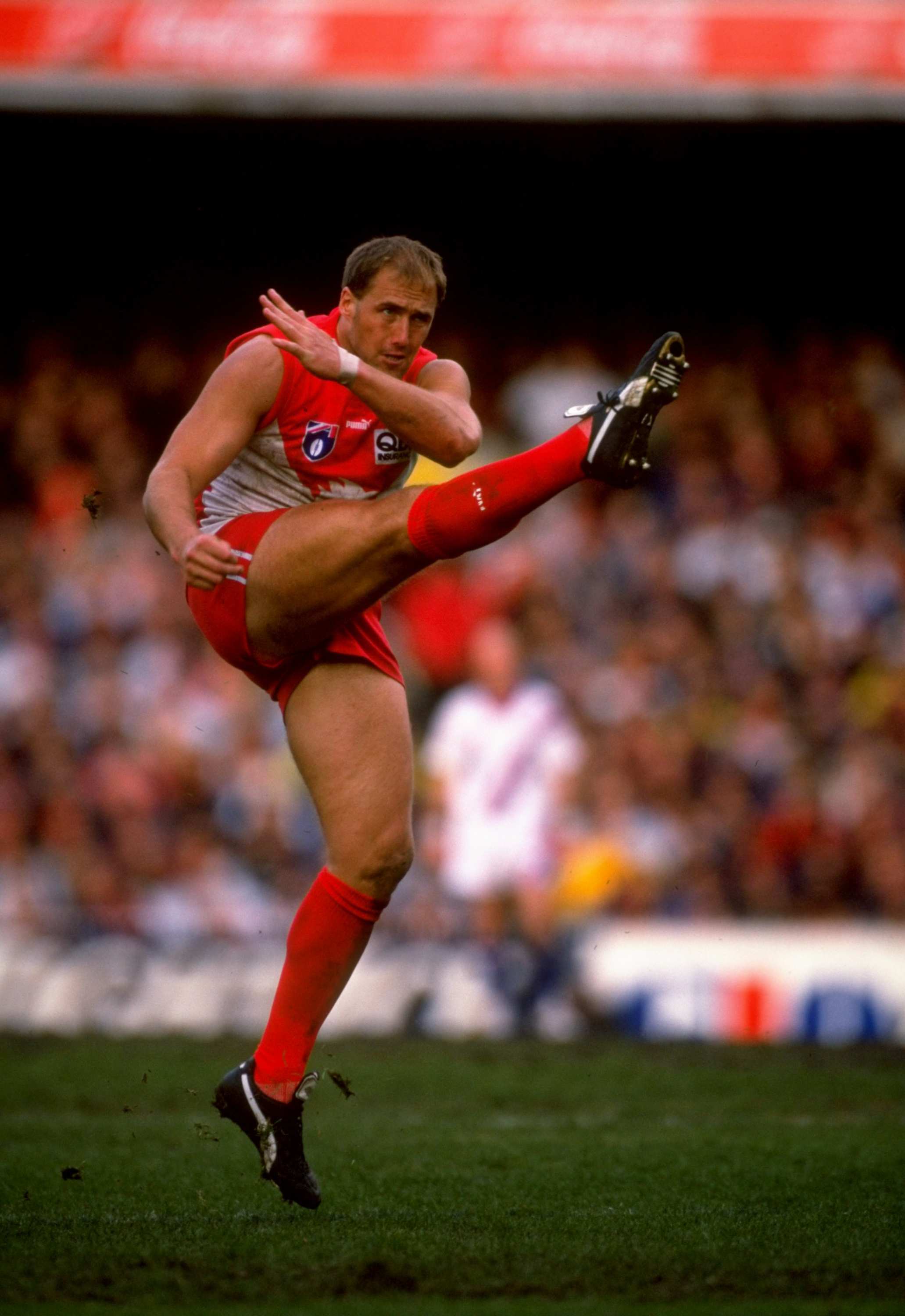 AFL legend Tony Lockett heads bush after receiving honour at Hall of ...