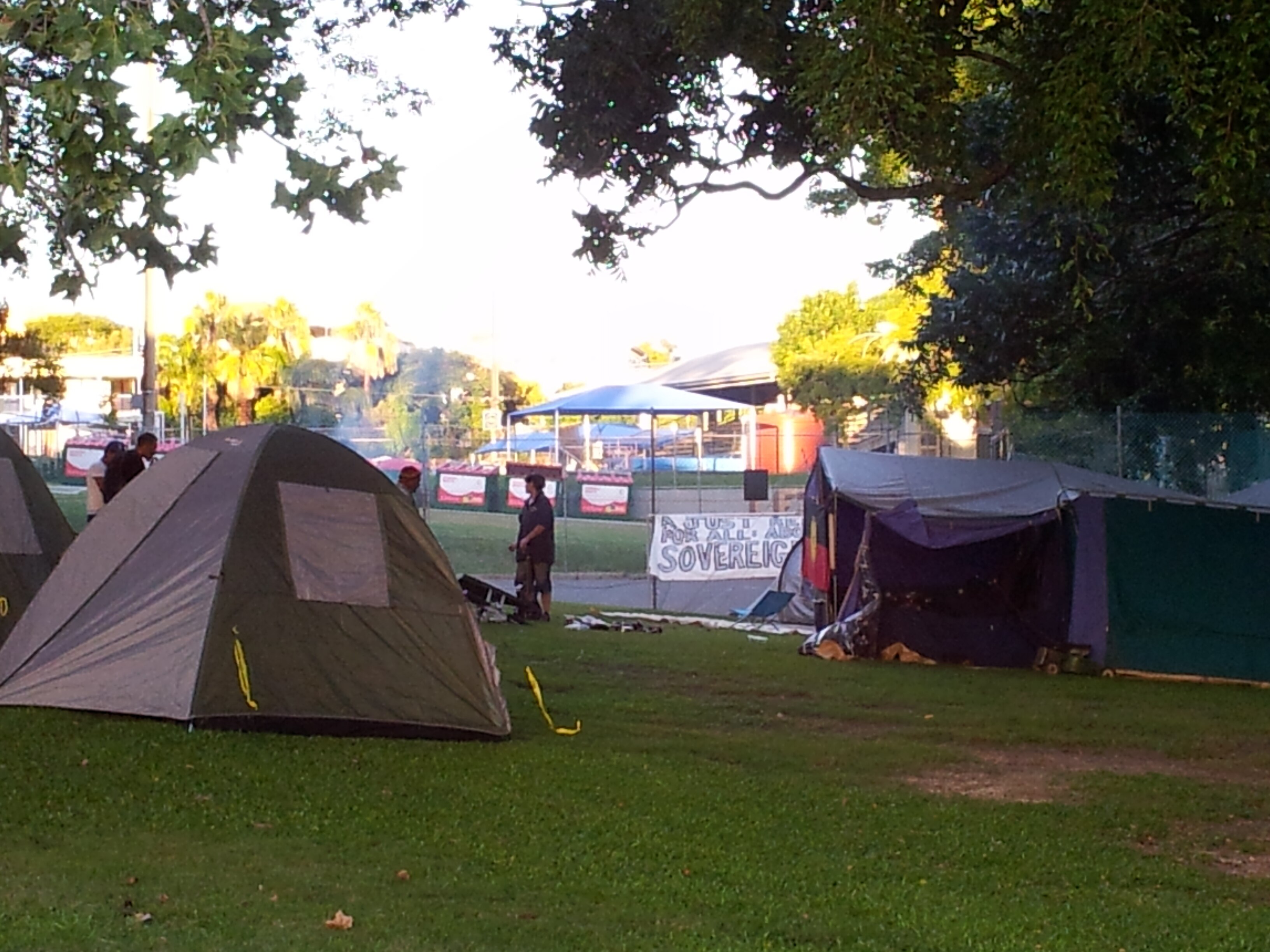 Activists quiet on Brisbane tent embassy future - ABC News