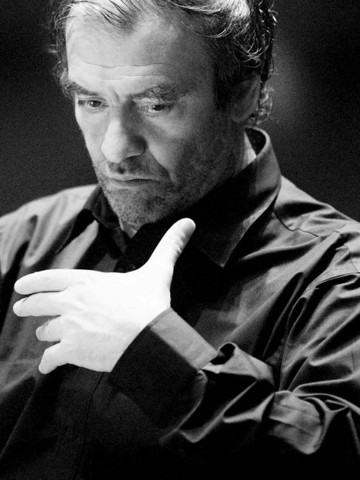 Russian musicians play at former Islamic State execution site - ABC listen