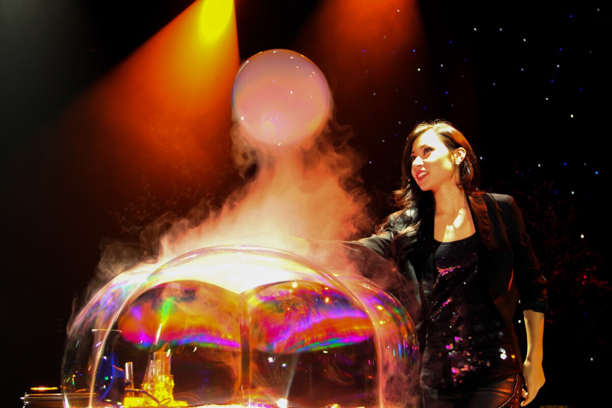 Gazillion Bubble Show: Record-breaking bubble artist Melody Yang pops ...